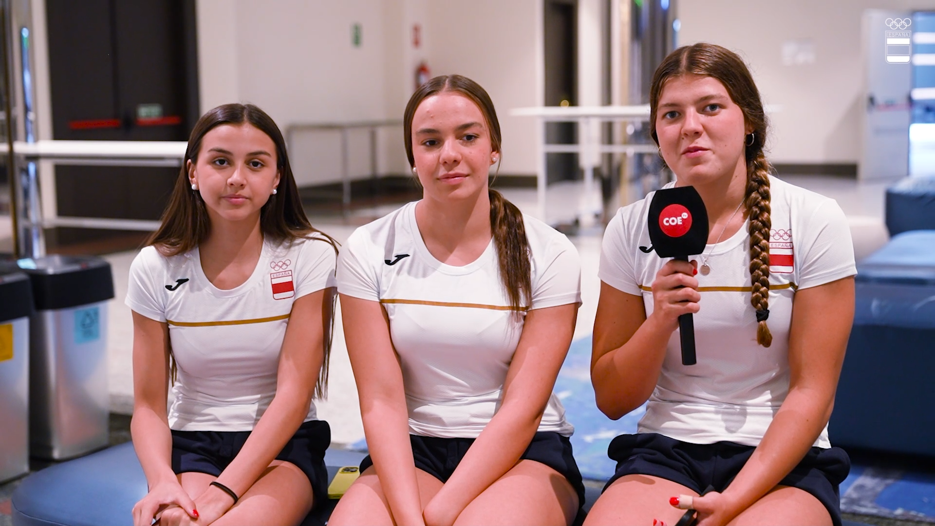 Entrevista al equipo español de Natación femenino ... | COE TV